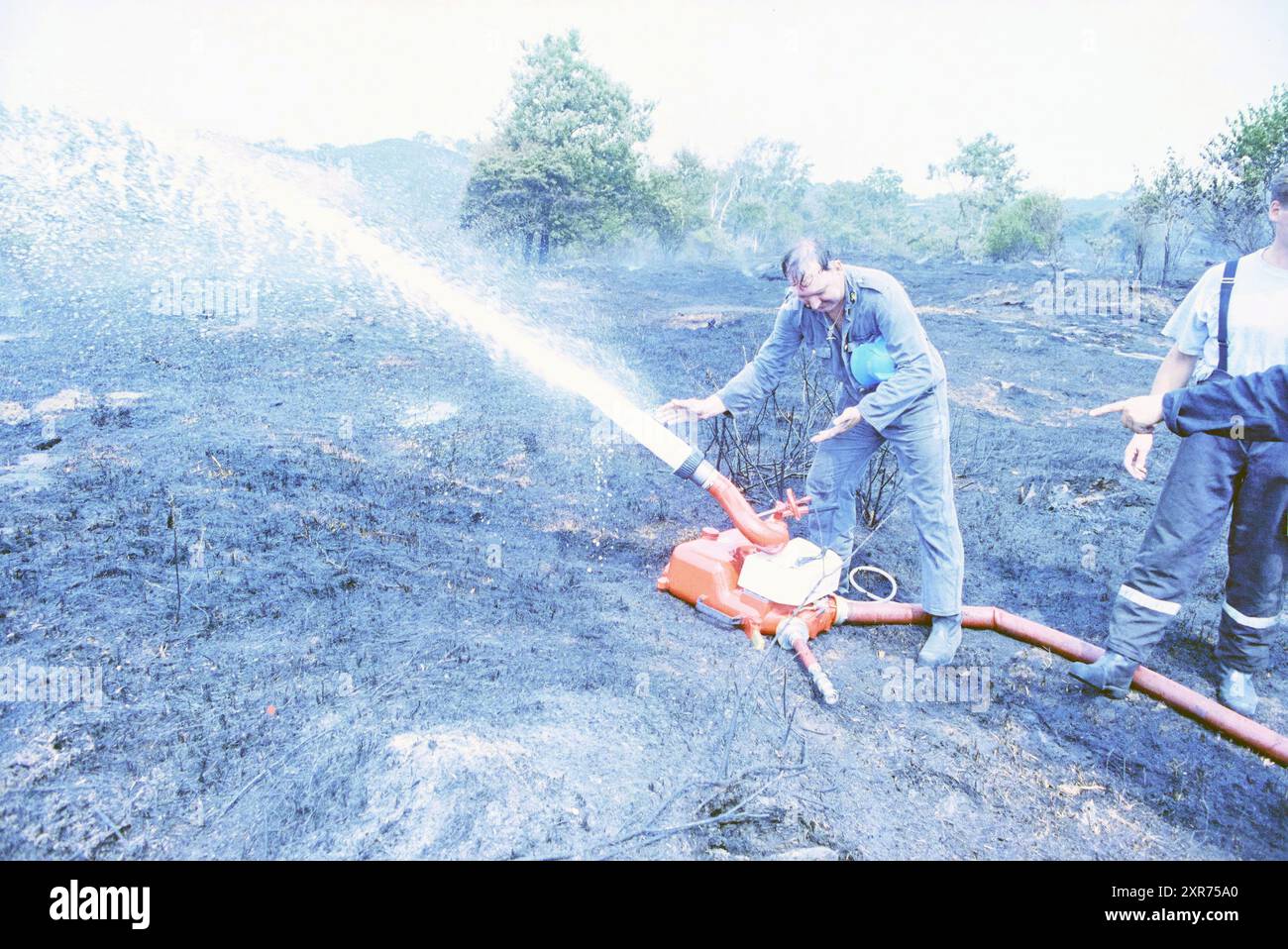 Extinguishing the dune fire, 24-07-1994, Whizgle Dutch News: Historic ...