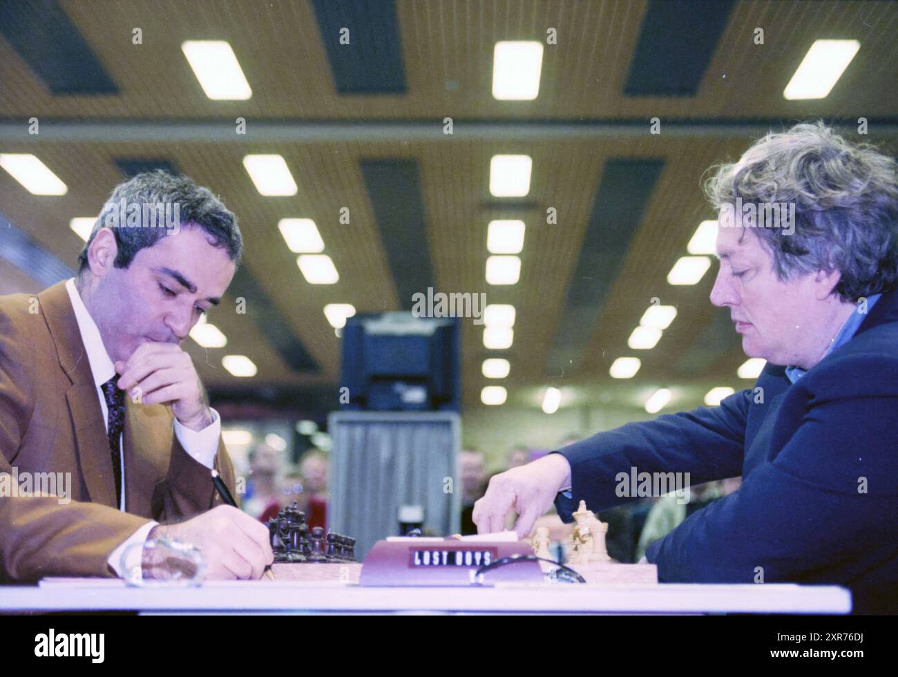 Hoogovens Chess Tournament 1999: round 11 - Jan Timman vs Garry ...