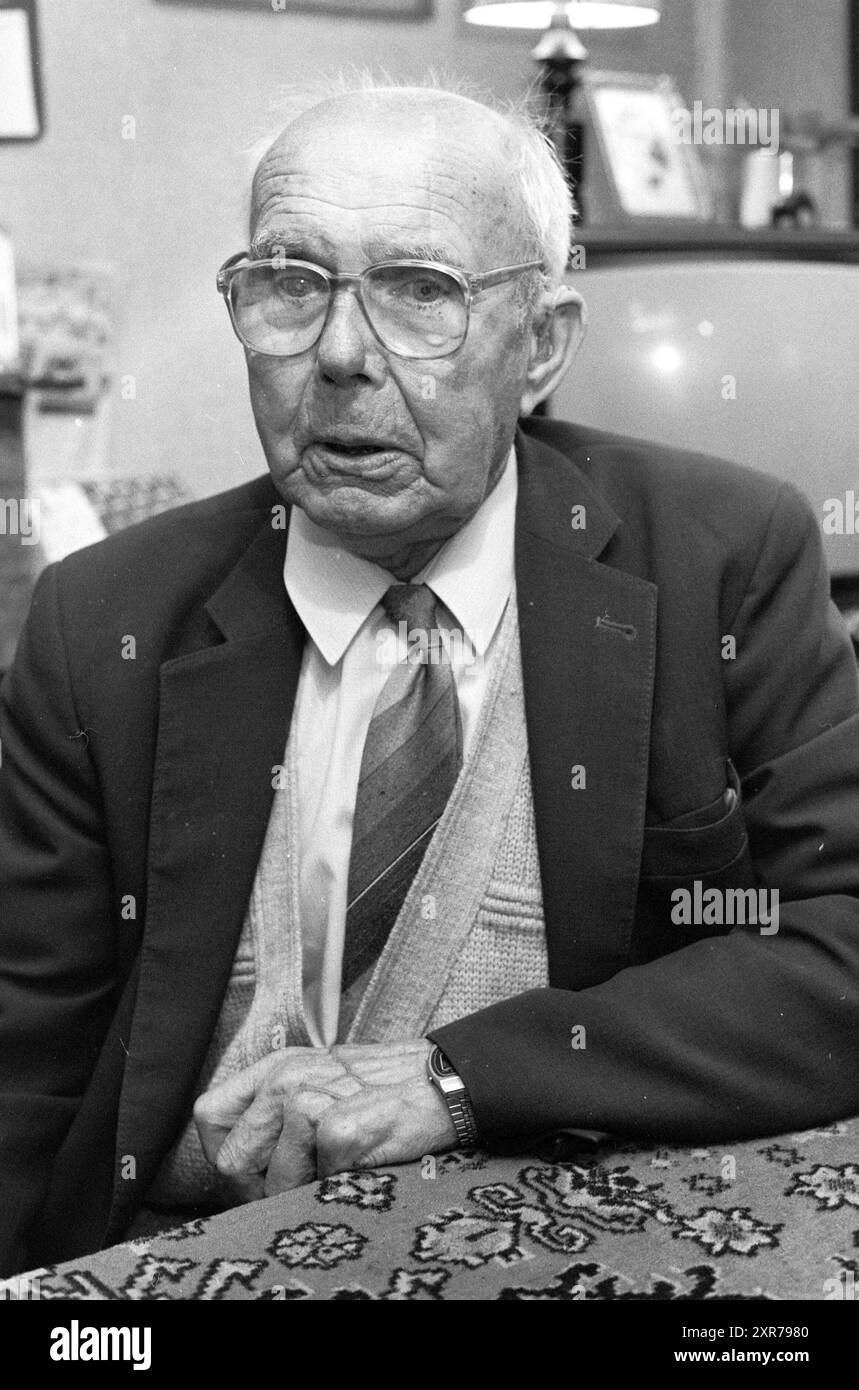 Mr vergers fnv 60 years old hi-res stock photography and images - Alamy