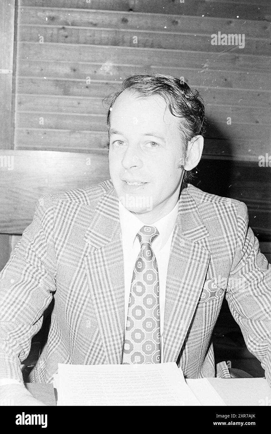 Portraits of council members, mayor, aldermen, Heemskerk Municipal ...