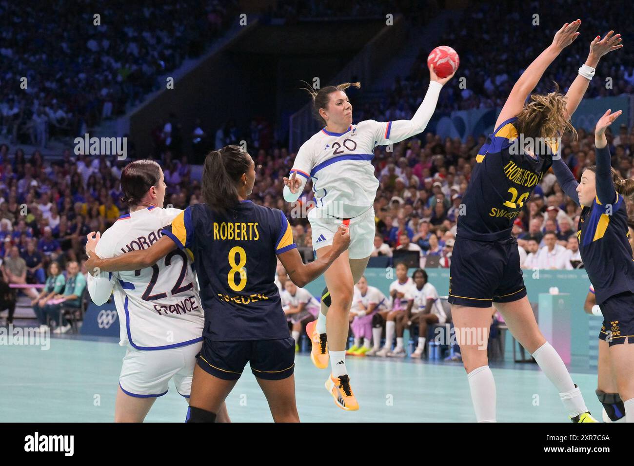 Paris, France. 08th Aug, 2024. France right back Laura Flippes (20 ...