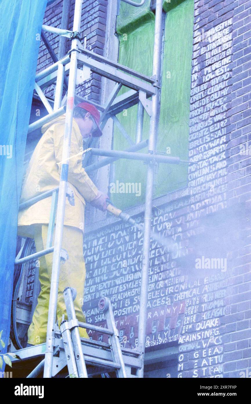 Re-cleaning the house of street figure Safe Aim Mon Key Rosenbaum ...