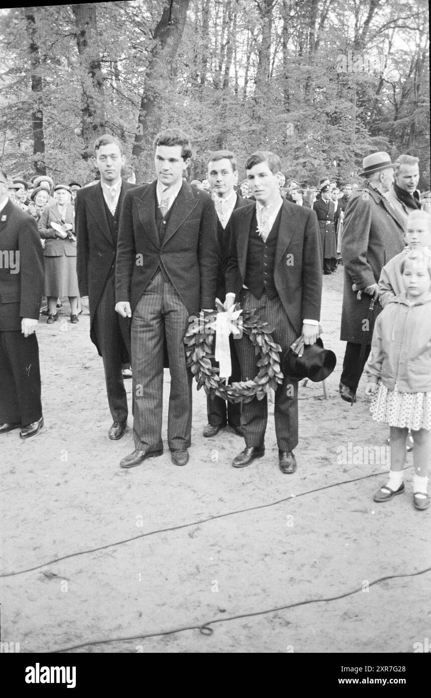 Unveiling of the Hildebrand Monument in Haarlemmerhout in 1962, Haarlem ...