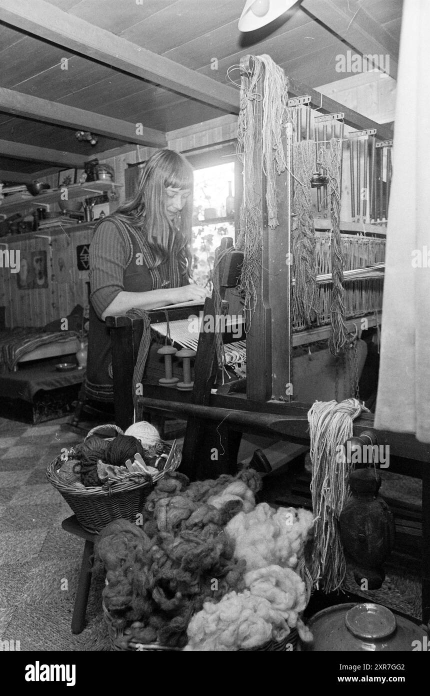 Weaver Jeanette Plas, Persons, 21-06-1972, Whizgle Dutch News: Historic ...