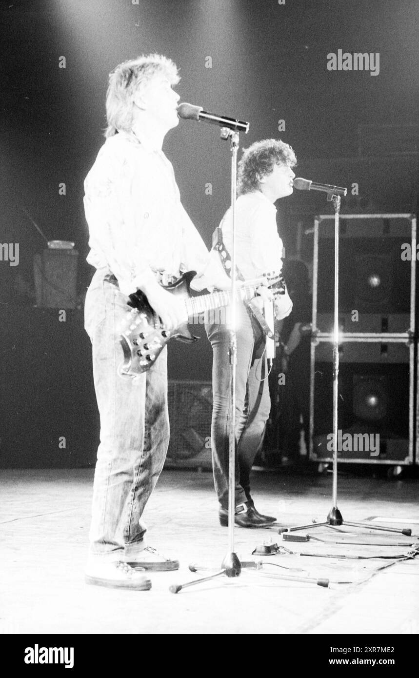 Performance golden earring vicon hall hi-res stock photography and ...