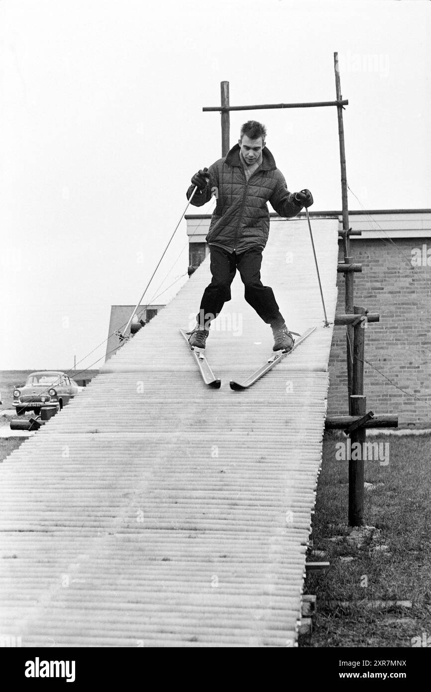 Brush factory bots hi-res stock photography and images - Alamy