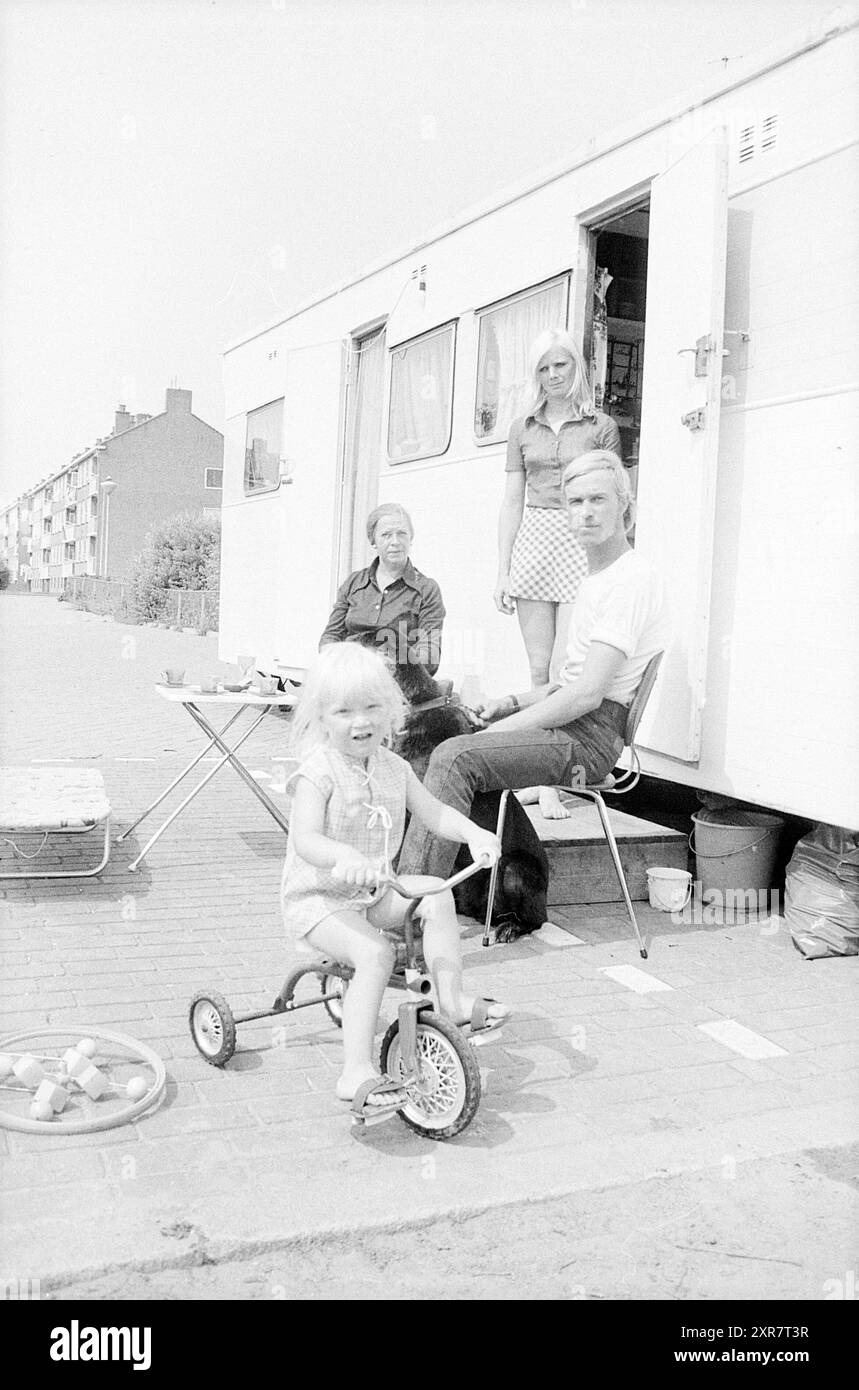 Family for caravan, Persons, 01-08-1973, Whizgle Dutch News: Historic ...