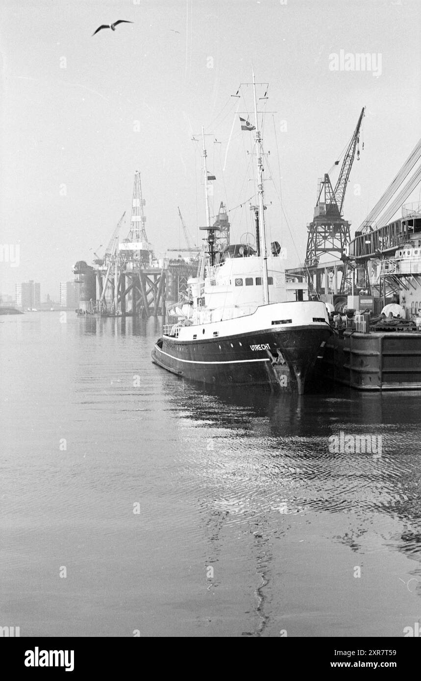 Drilling rig rotterdam Black and White Stock Photos & Images - Alamy