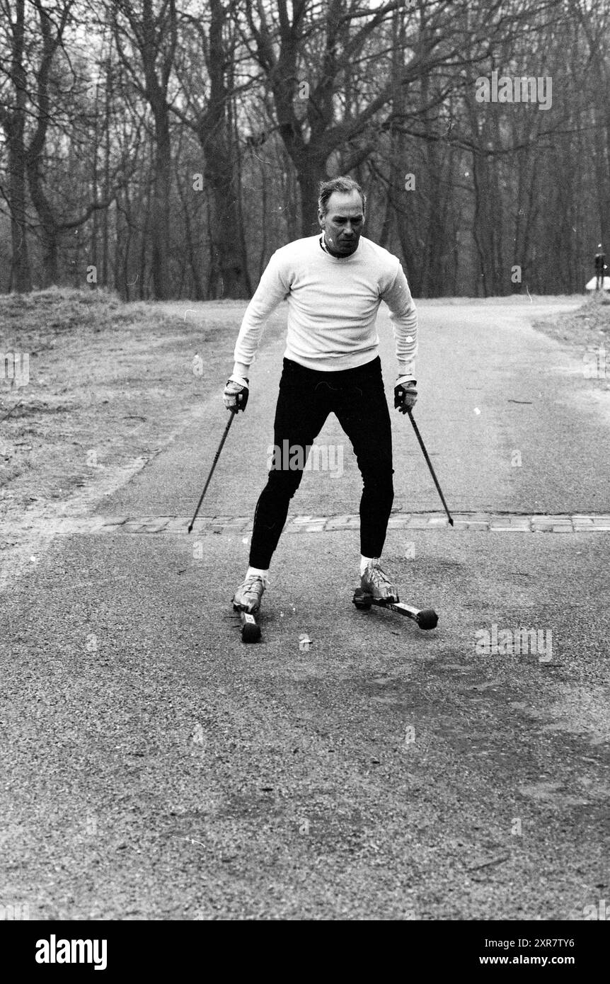 Runner on wheels in the 'Oasis'', Ski sports, Sports and sports week ...