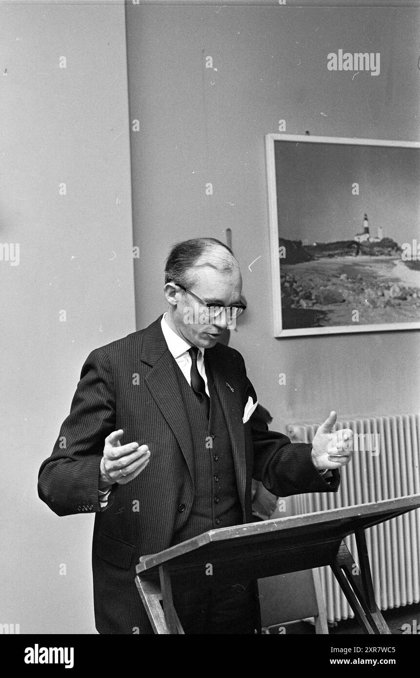 Man behind lectern Black and White Stock Photos & Images - Alamy