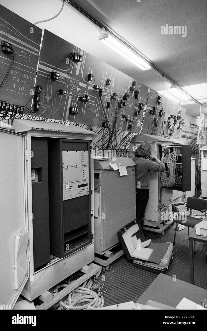 Controlling traffic light machines hi-res stock photography and images ...