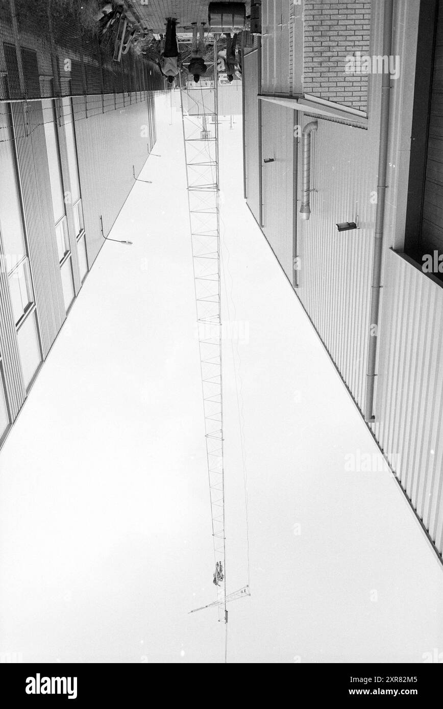 Installing vloh hoofddorp transmission tower hi-res stock photography ...