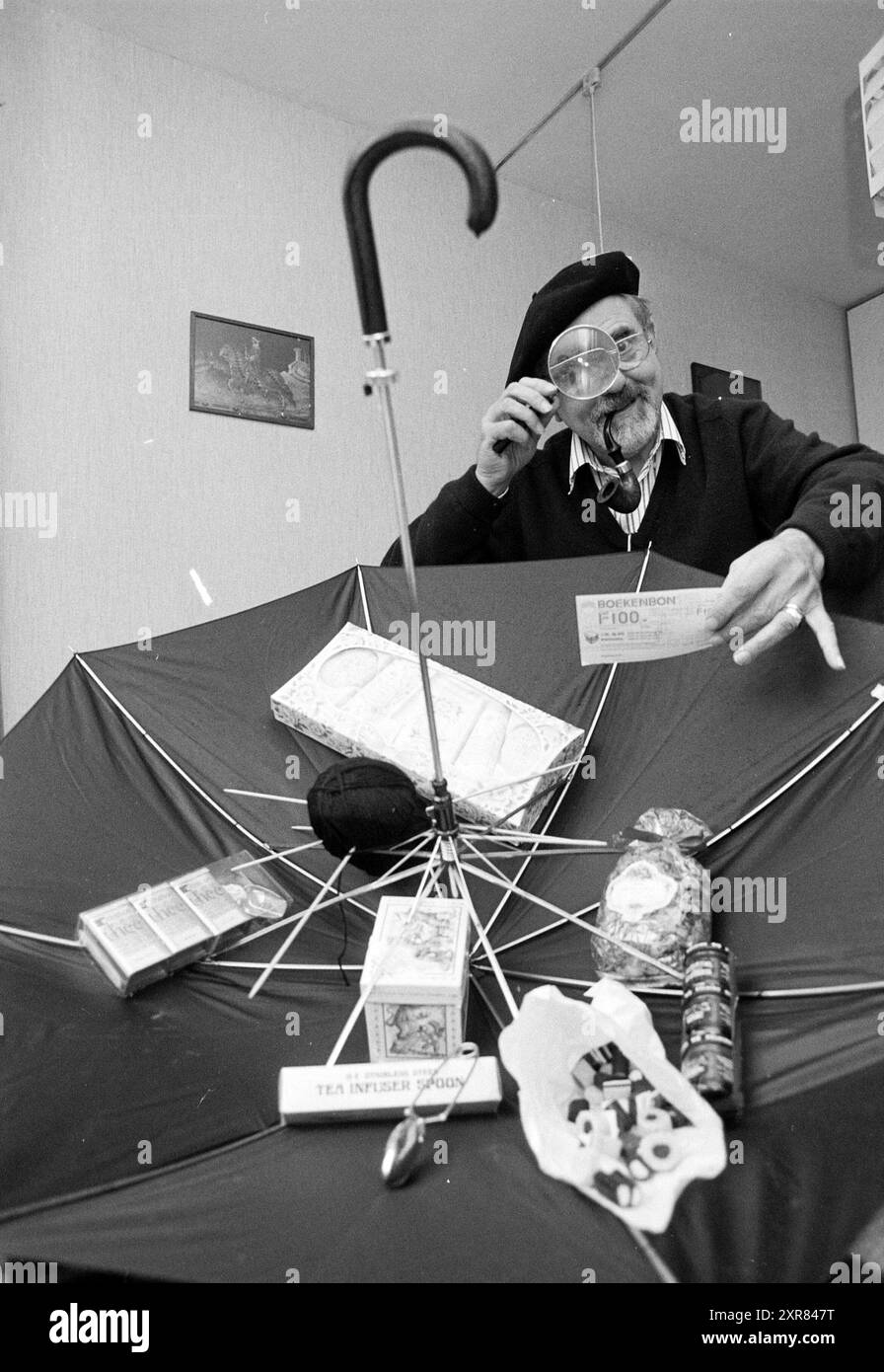 Pentecostal paper pick hi-res stock photography and images - Alamy