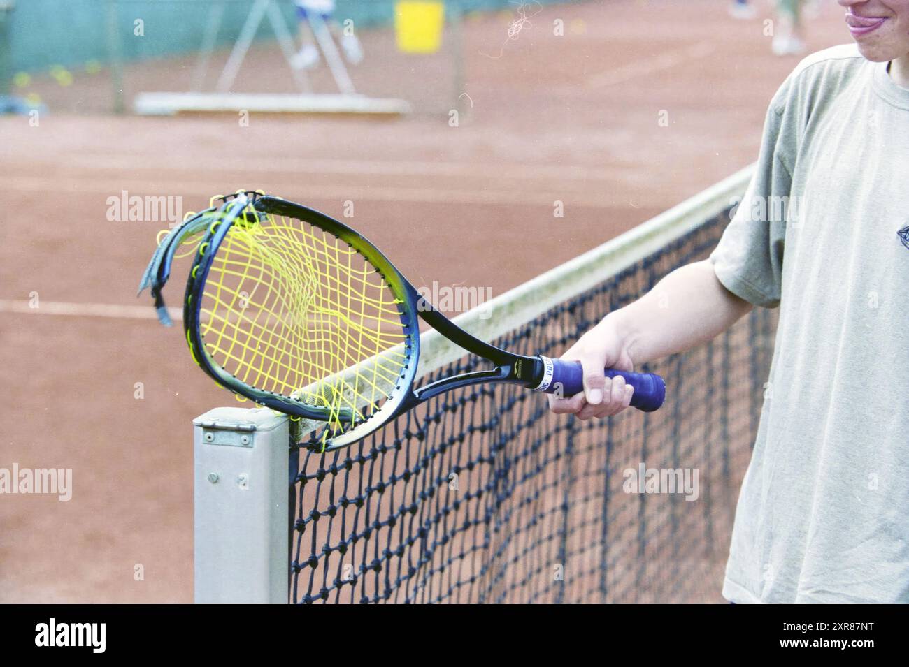 Broken tennis racket hi-res stock photography and images - Alamy