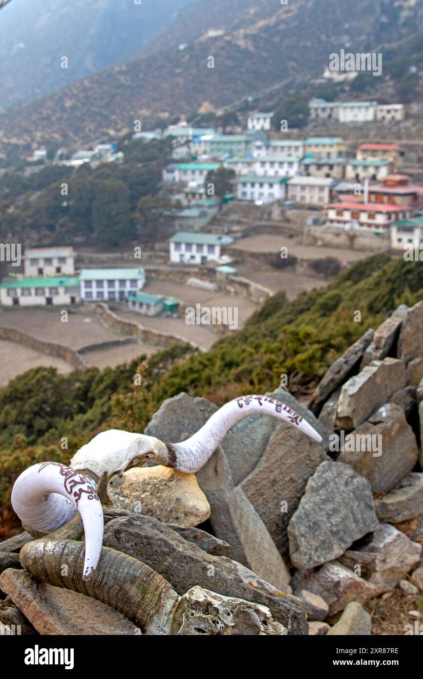Mani wall in upper Pangboche Stock Photo - Alamy