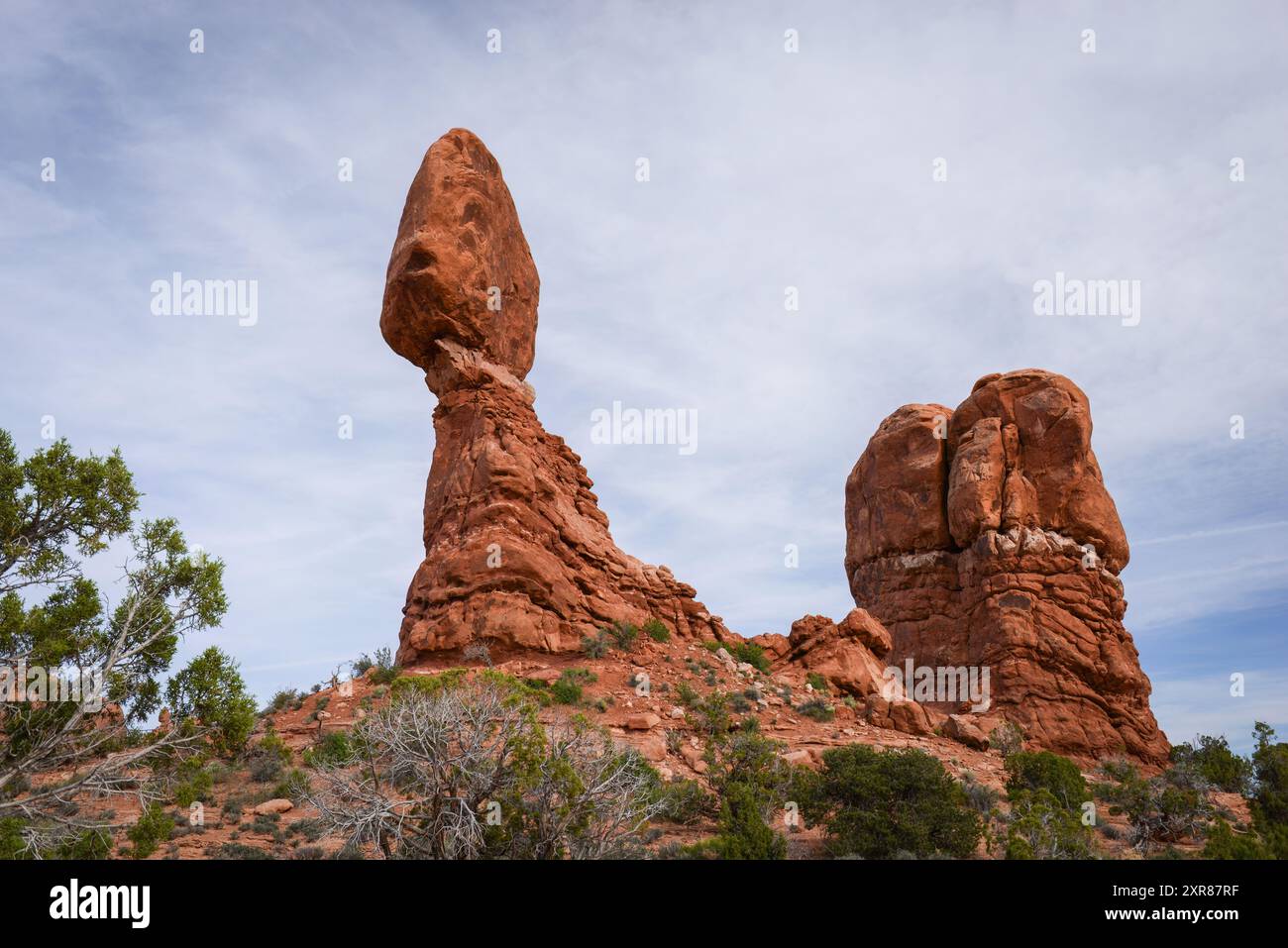Big balanced rock trail hi-res stock photography and images - Alamy