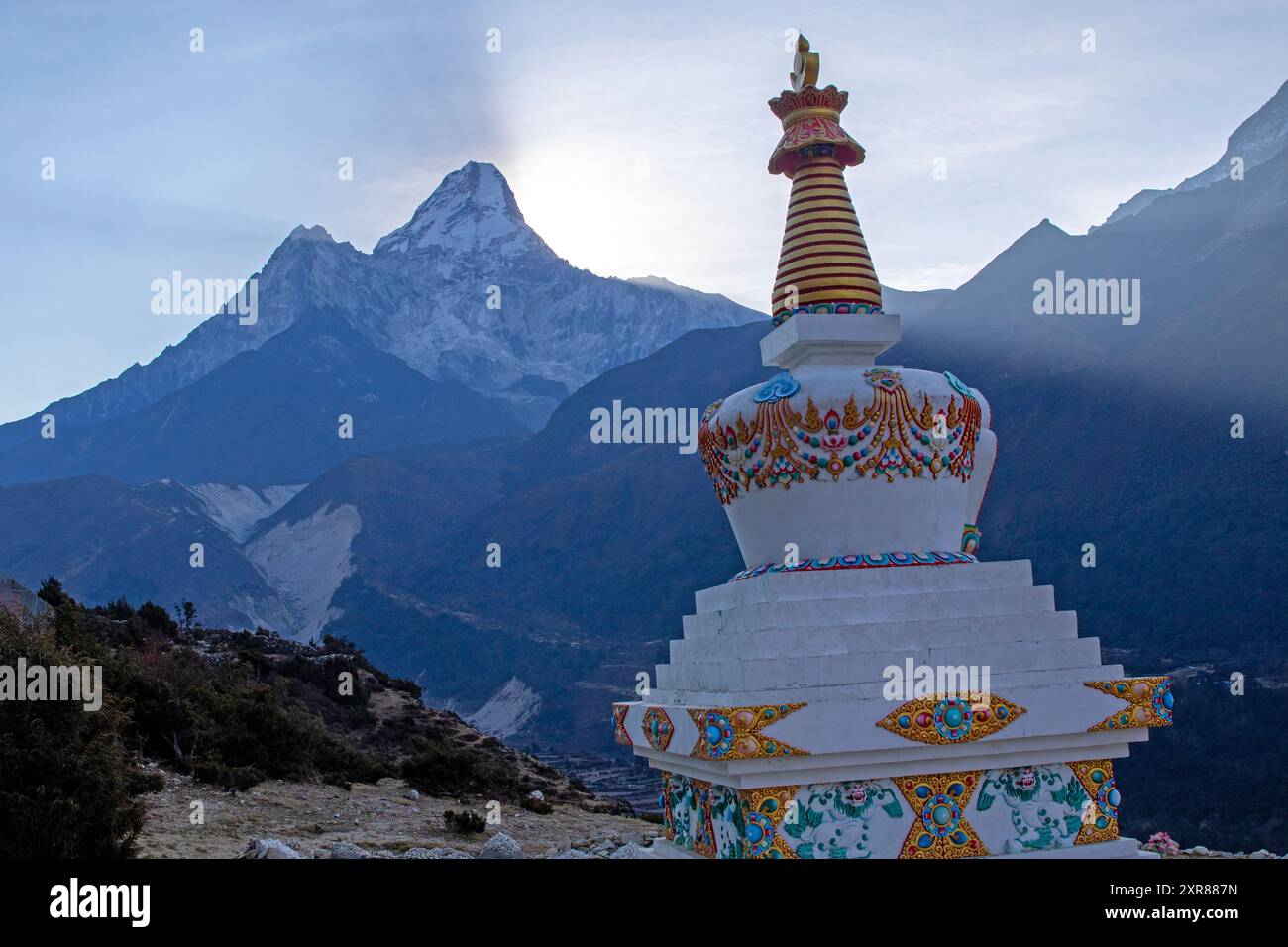 Stupa in upper Pangboche with Ama Dablam behind Stock Photo - Alamy