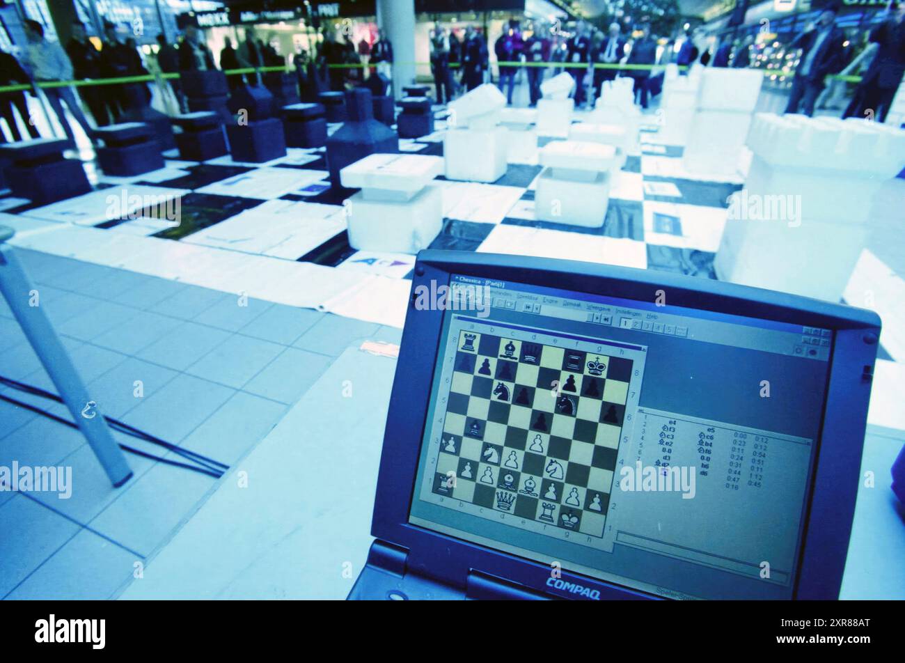 Mega chess tournament hi-res stock photography and images - Alamy