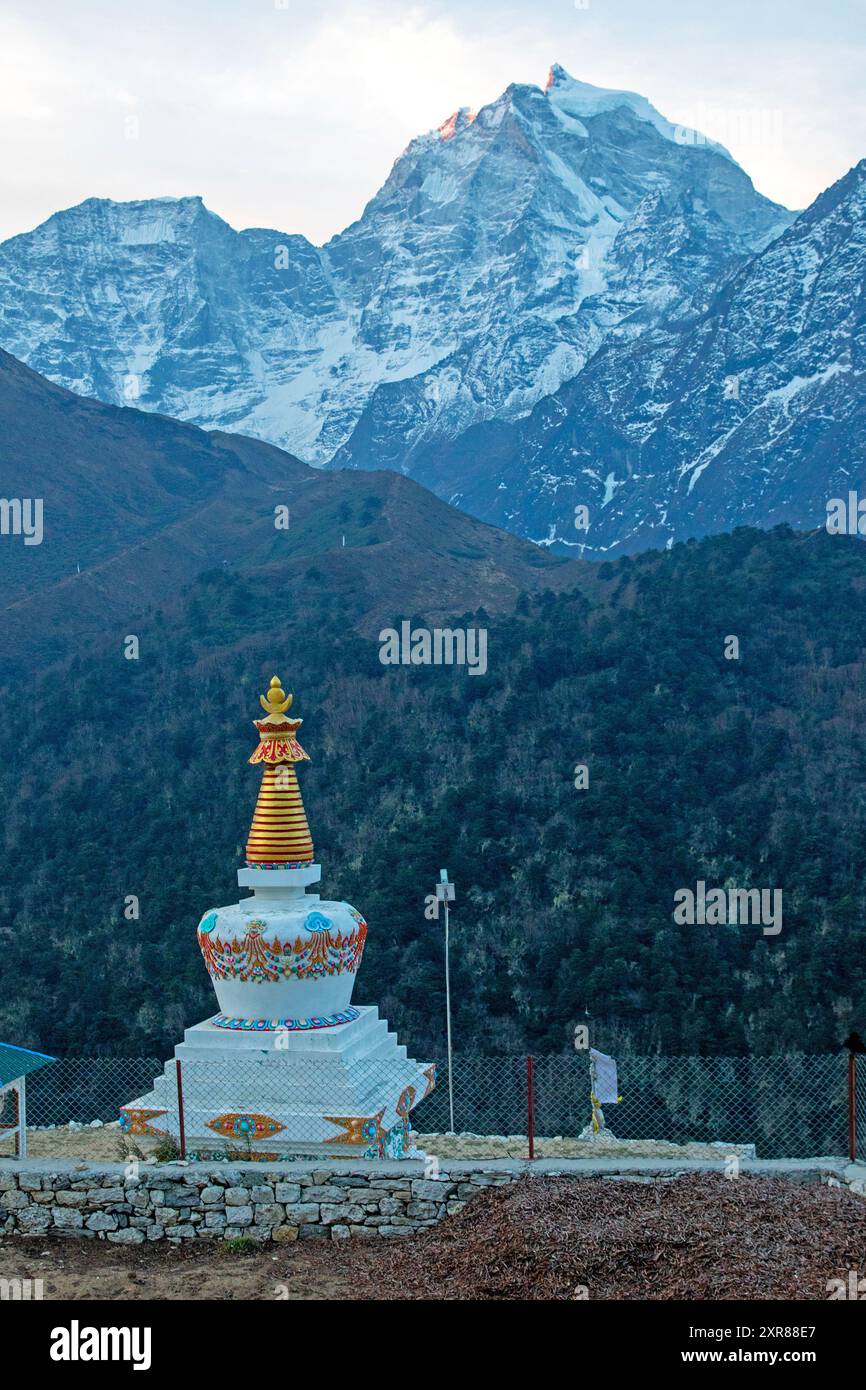 Pangboche hi-res stock photography and images - Alamy