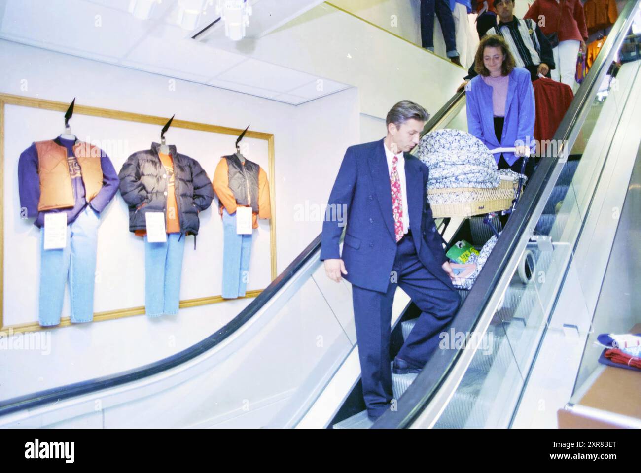 Escalator stroller hi-res stock photography and images - Alamy