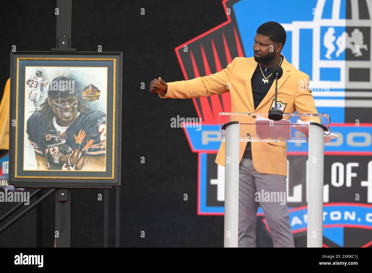 Former NFL player Devin Hester speaks during his induction into the Pro ...