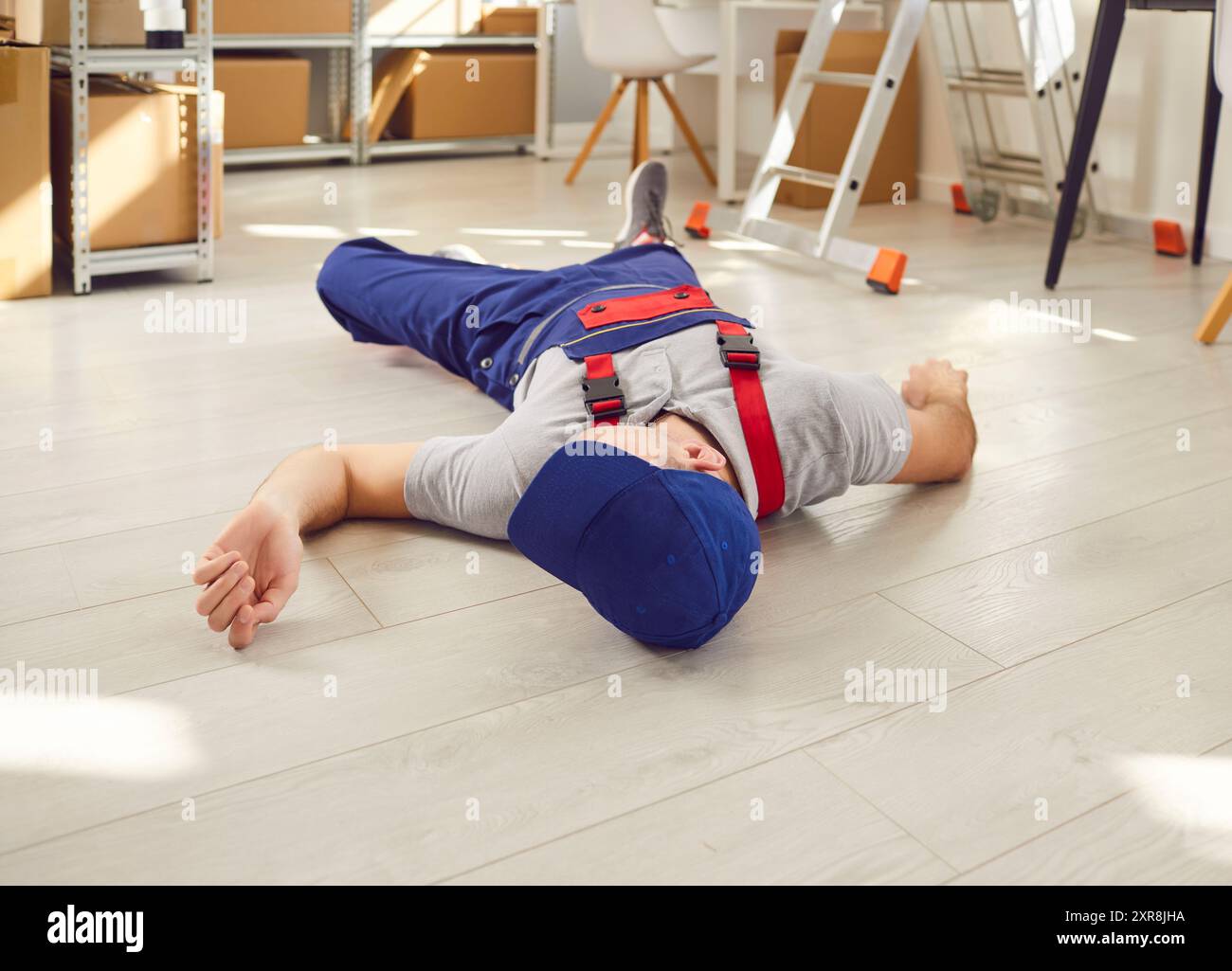 Man unconscious accident fall hi-res stock photography and images - Alamy