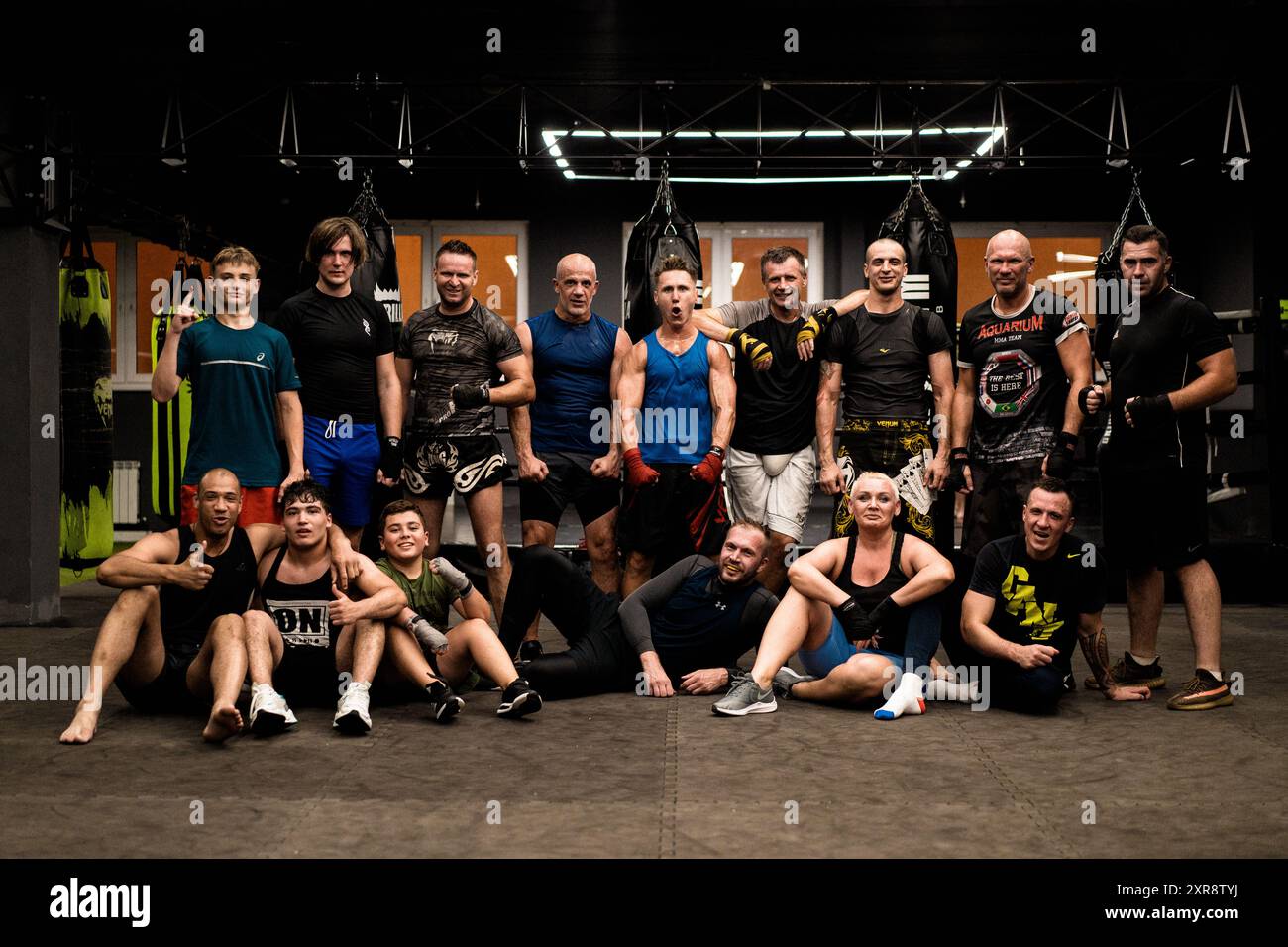 Boxing group gym hi-res stock photography and images - Alamy