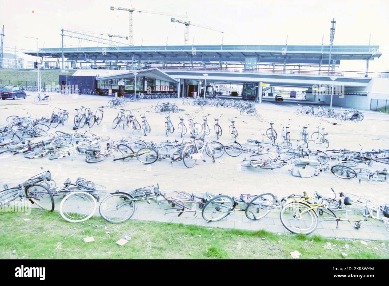 Hoofddorp station ns hi-res stock photography and images - Alamy