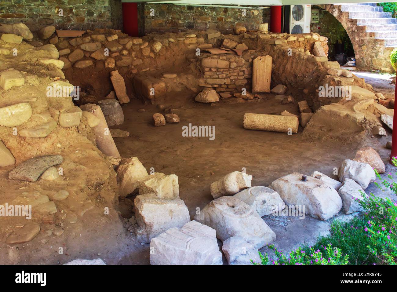 Elbasan Castle (Albanian: Kalaja e Elbasanit) is a 15th-century ...