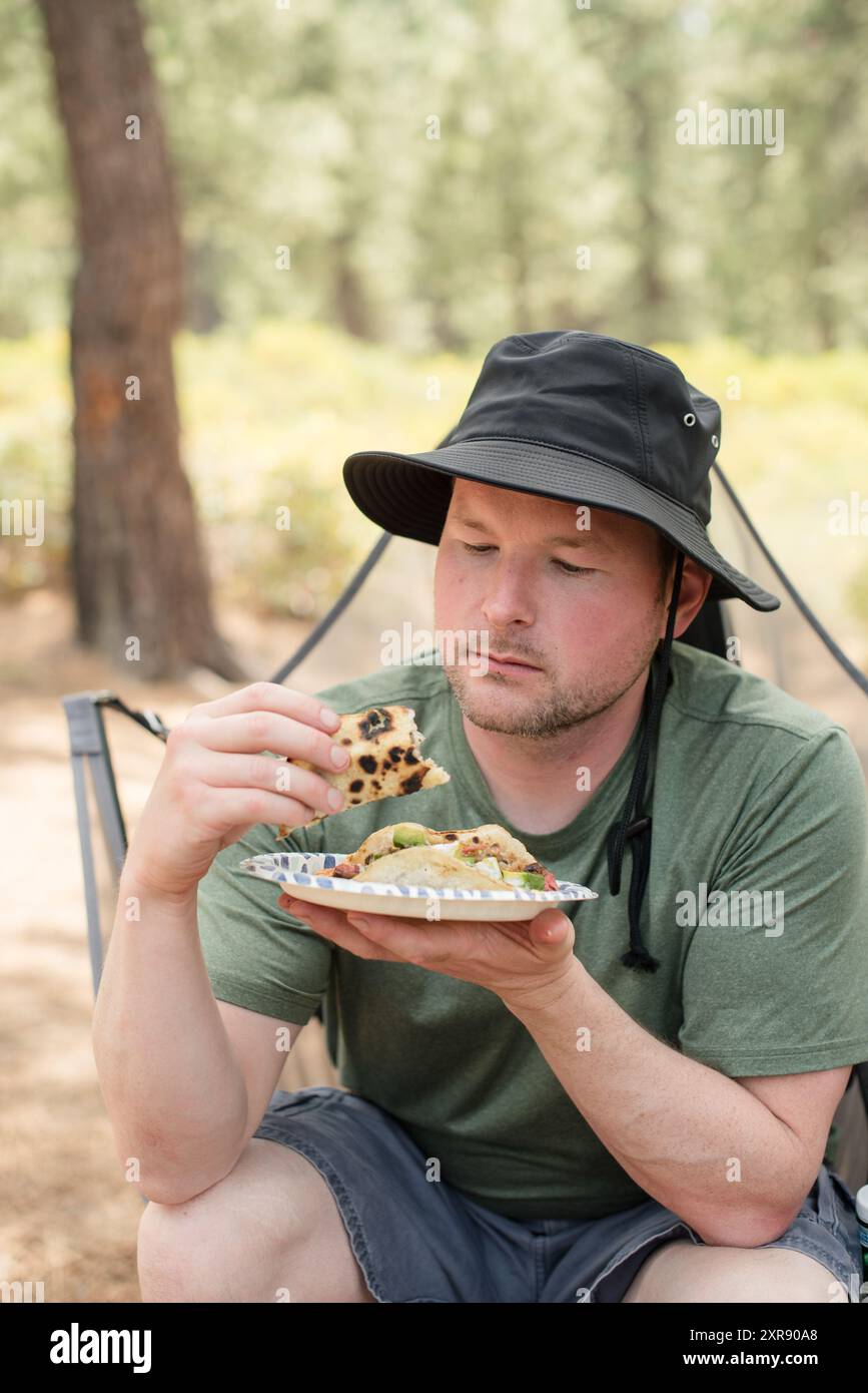 White man eating tacos hi-res stock photography and images - Alamy