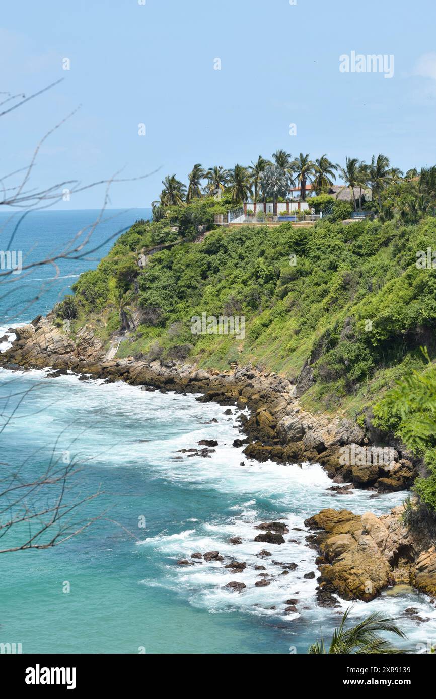 View of tropical beach Carrizalillo, Puerto Escondido, Oaxaca, Mexico ...