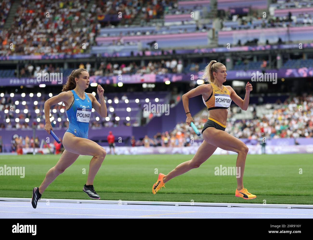 (240809) -- PARIS, Aug. 9, 2024 (Xinhua) -- Alica Schmidt (R) of team ...