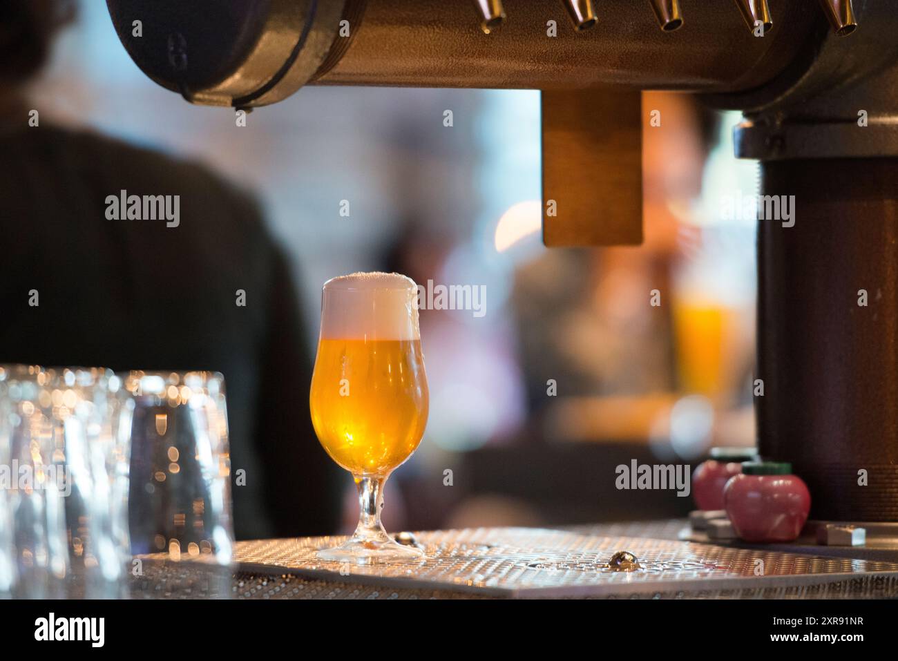 Bartender craft hi-res stock photography and images - Alamy