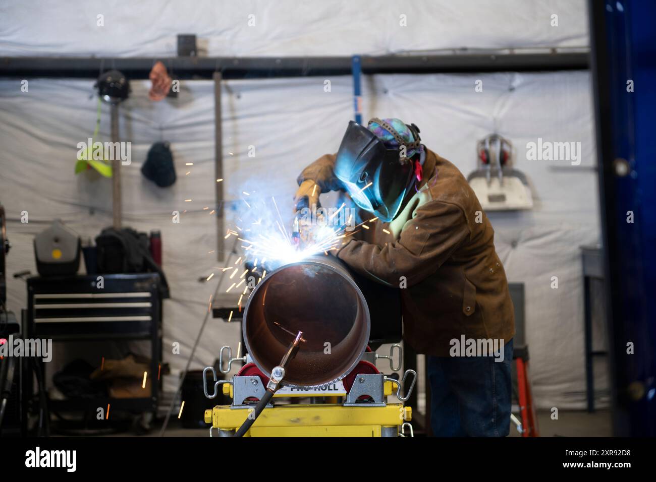 Blue collar industrial welder worker hi-res stock photography and ...
