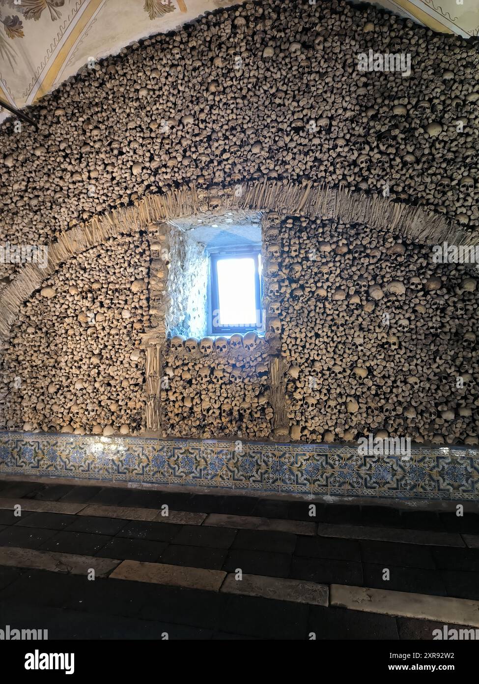 Wall of human bones catacombs hi-res stock photography and images - Alamy