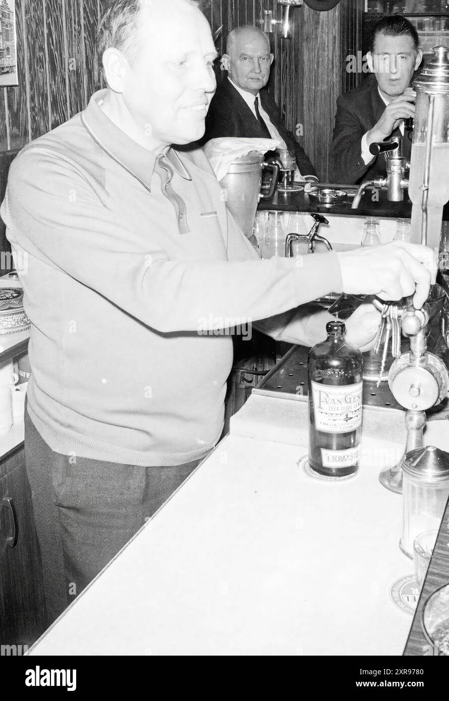 40 years innkeeper hi-res stock photography and images - Alamy