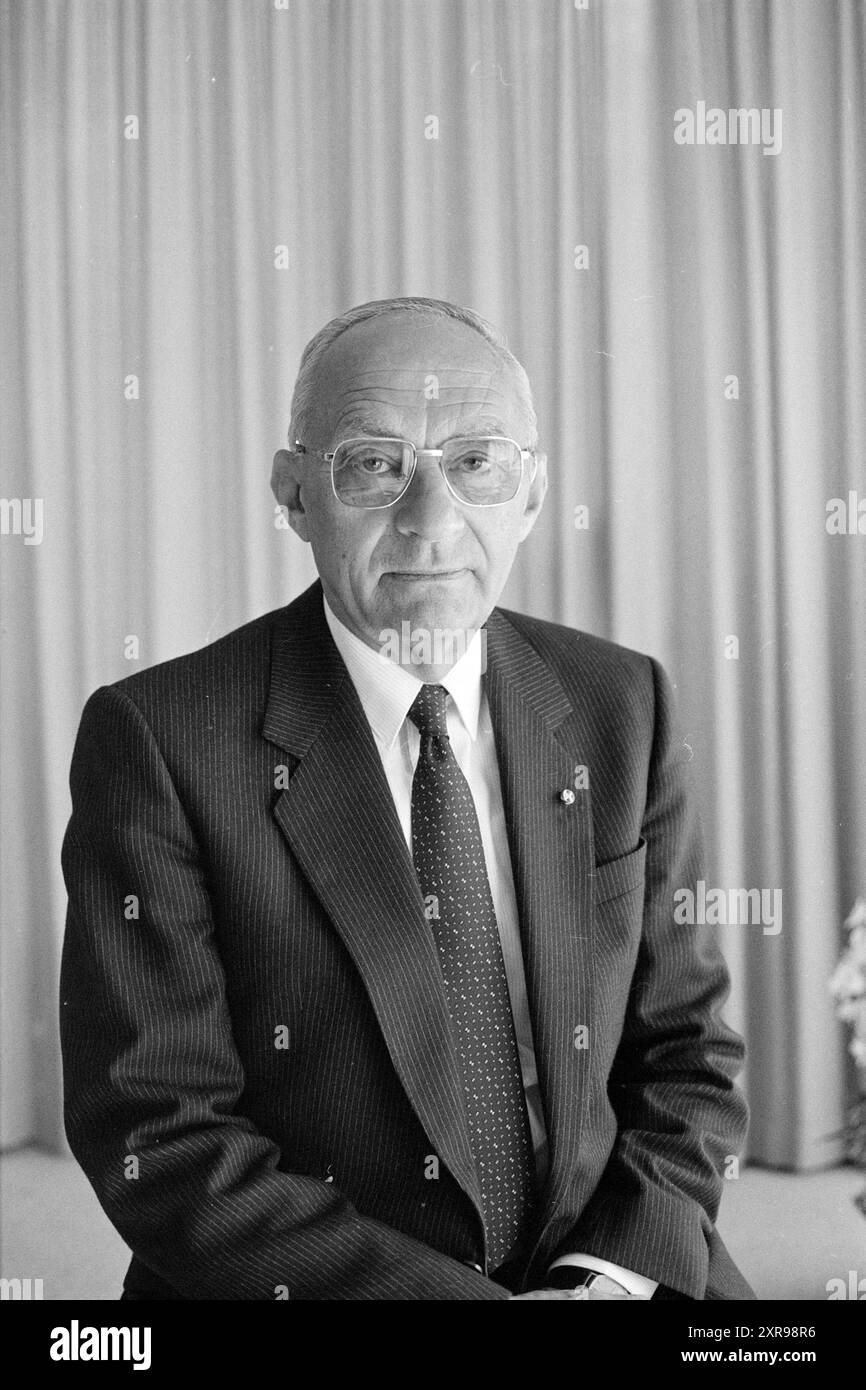 Mr de jonge hi-res stock photography and images - Alamy