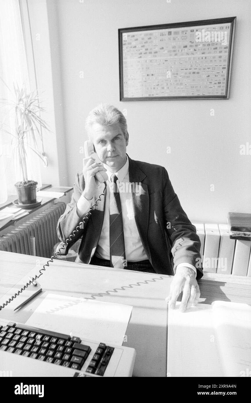 Mr. Fred Visser, chief of immigration police Hoofddorp, Police ...