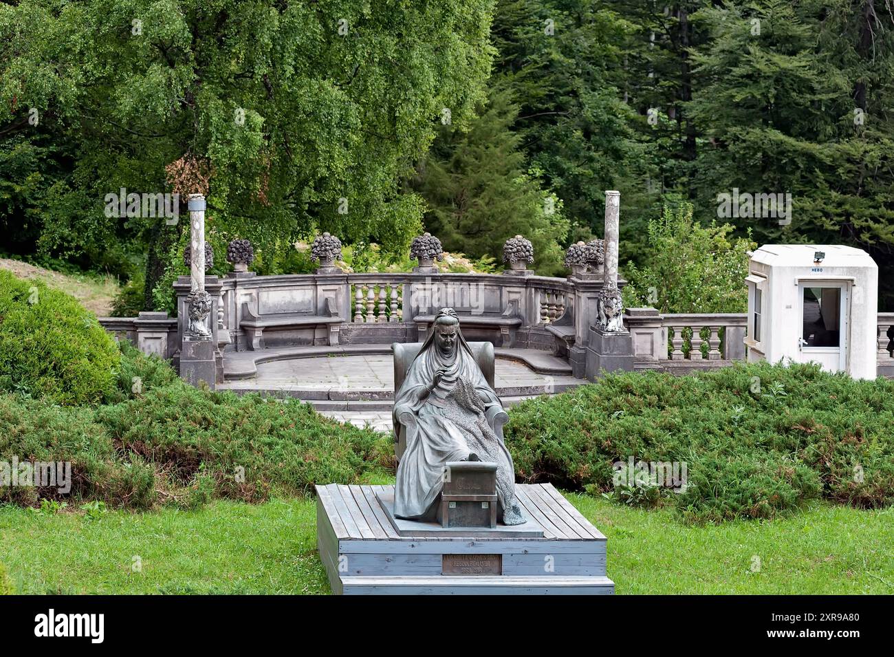 Queen Elisabeta Carmen Silva statue in the garden of Peles castle ...