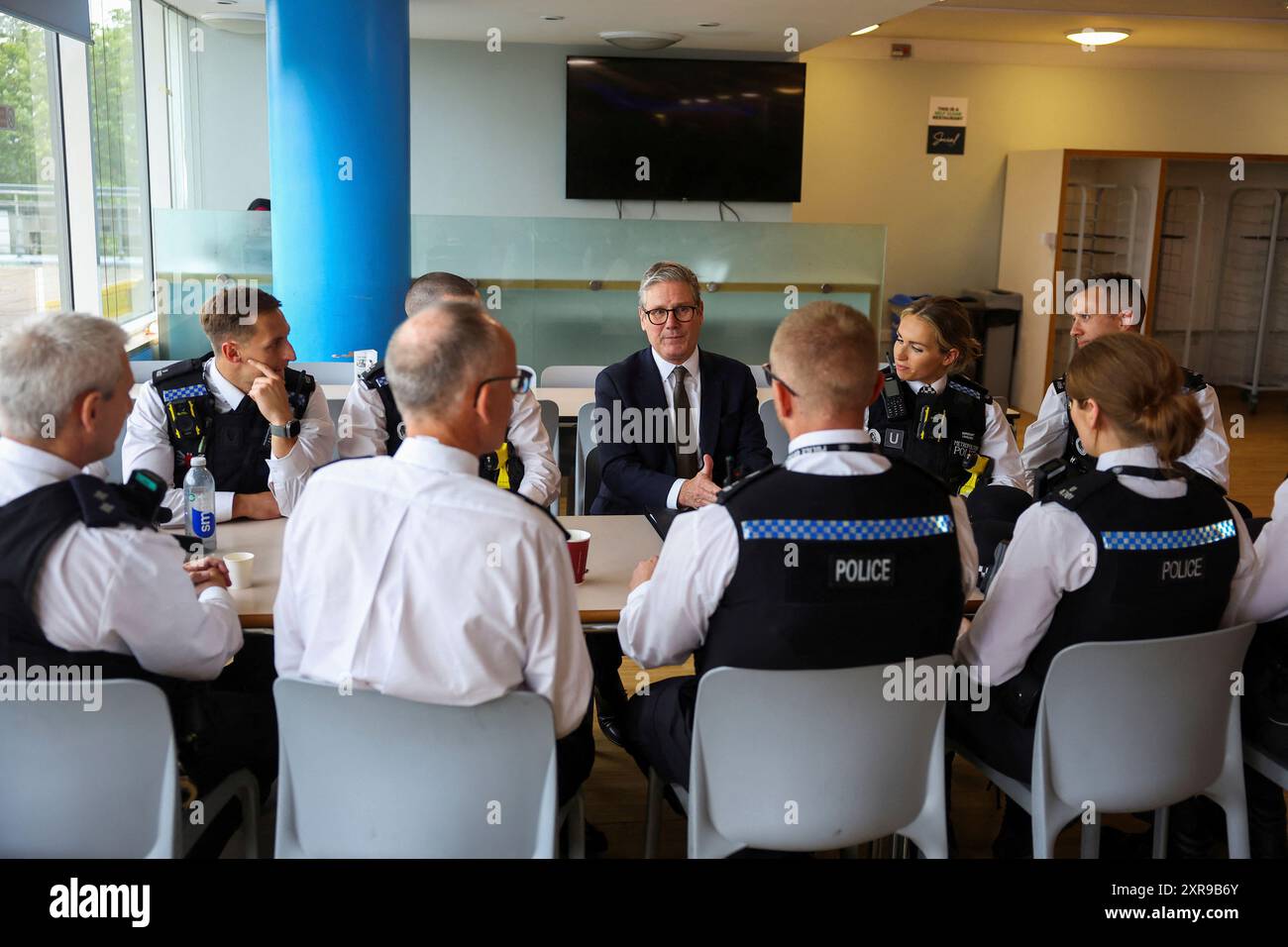 British Prime Minister Keir Starmer speaks with Territorial Support ...