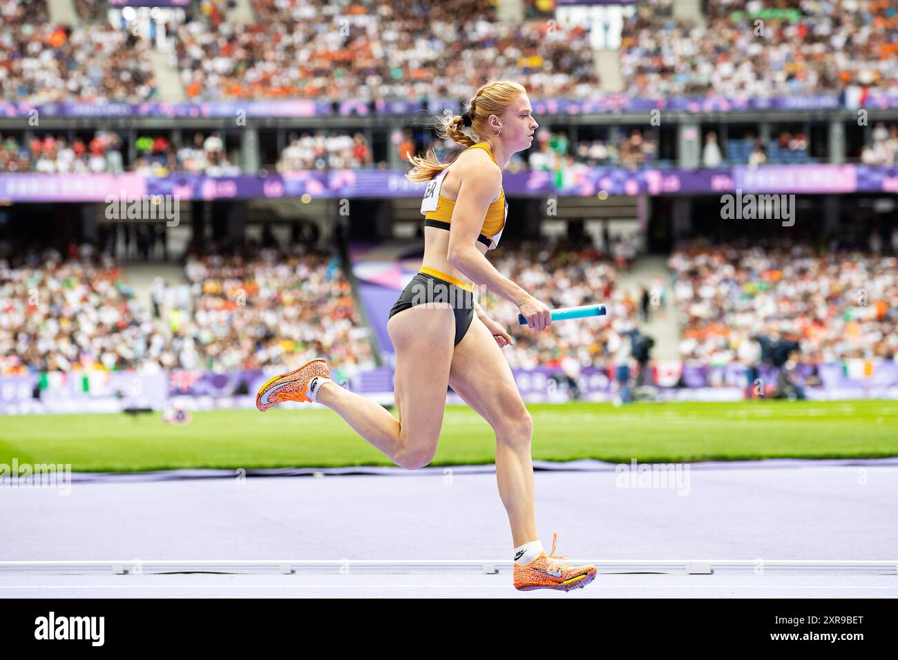 FRA, Olympische Spiele Paris 2024, 09.08.2024, Damen 4x400m Staffel Runde1 1. Sprinterin Schier ...