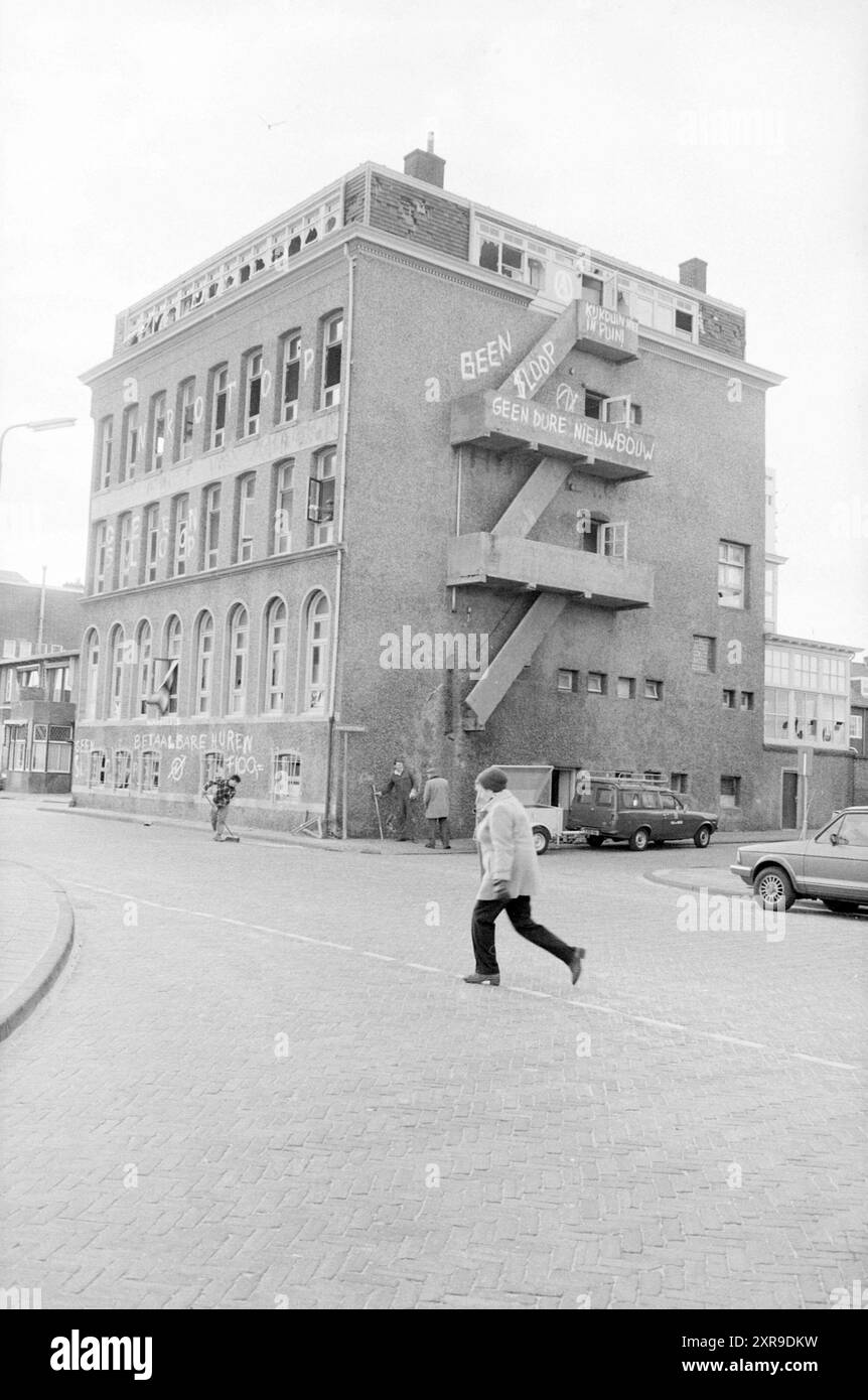 Demolition of a large viewing dune in Zandvoort., Houses and house ...