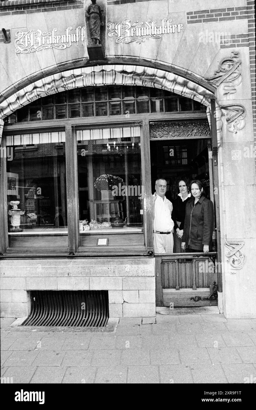 Bakery schavemaker hi-res stock photography and images - Alamy