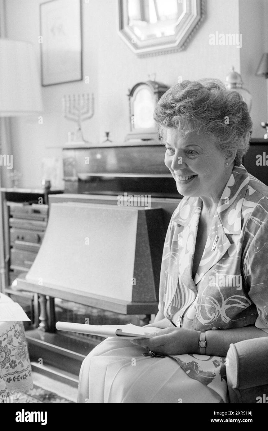 Loogman hi-res stock photography and images - Alamy