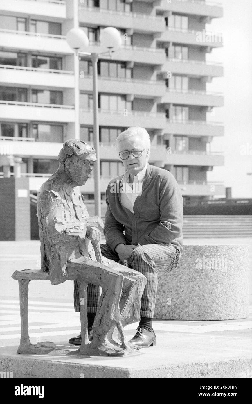 Statues zandvoort Black and White Stock Photos & Images - Alamy