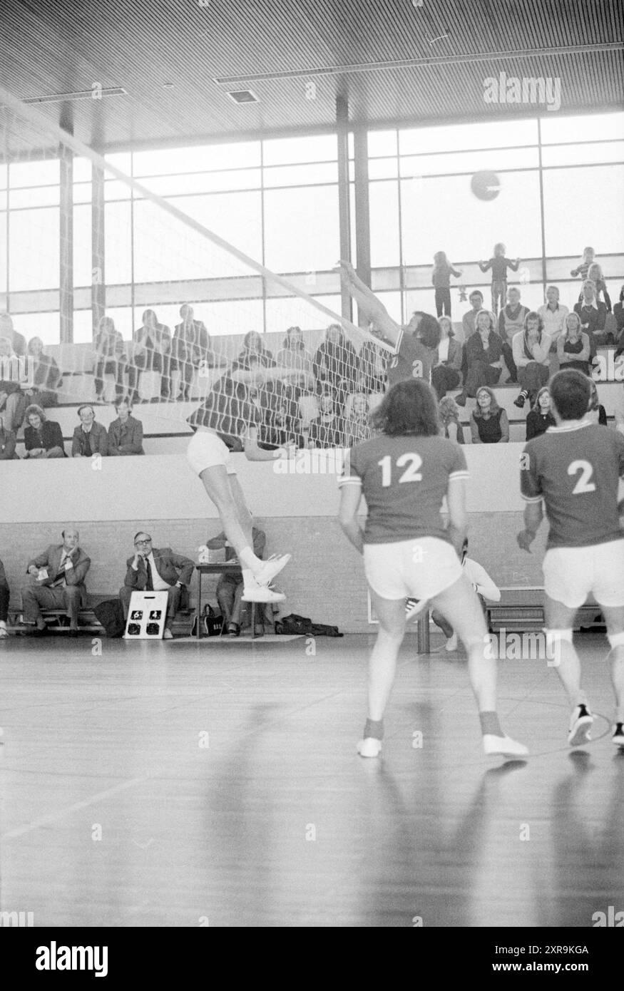 Volleyball match hvs bermi vig hi-res stock photography and images - Alamy