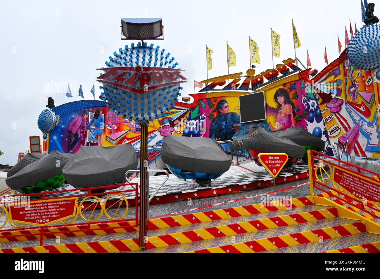 Huss rides hi-res stock photography and images - Alamy