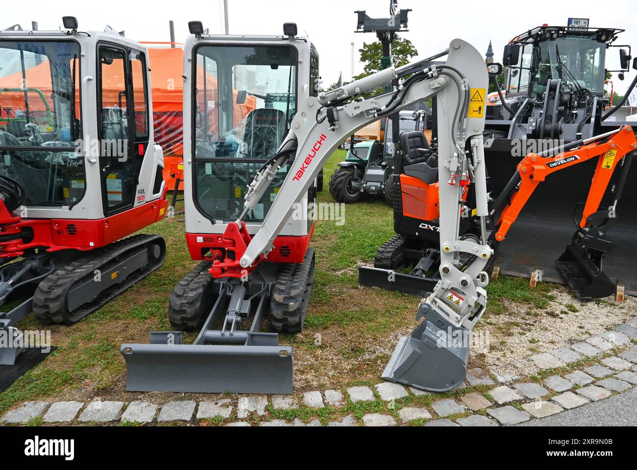 Takeuchi bagger hi-res stock photography and images - Alamy