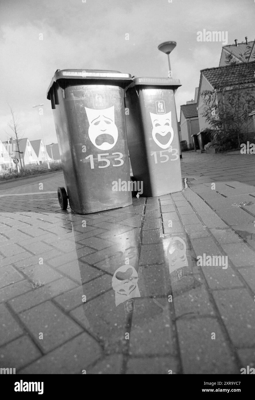 Laughing and crying garbage can, 12-11-1992, Whizgle Dutch News ...