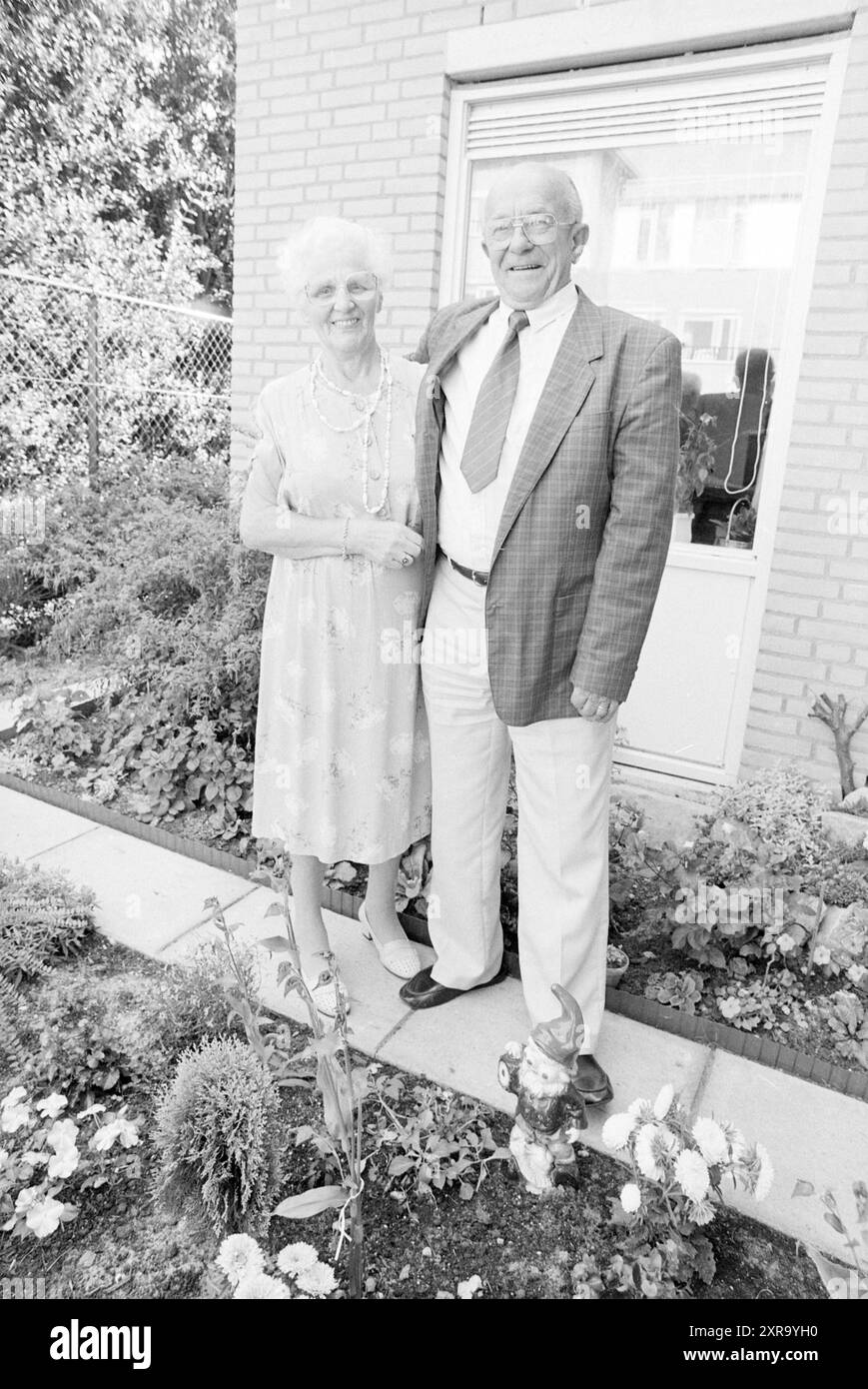 Married couple behage 50 years hi-res stock photography and images - Alamy